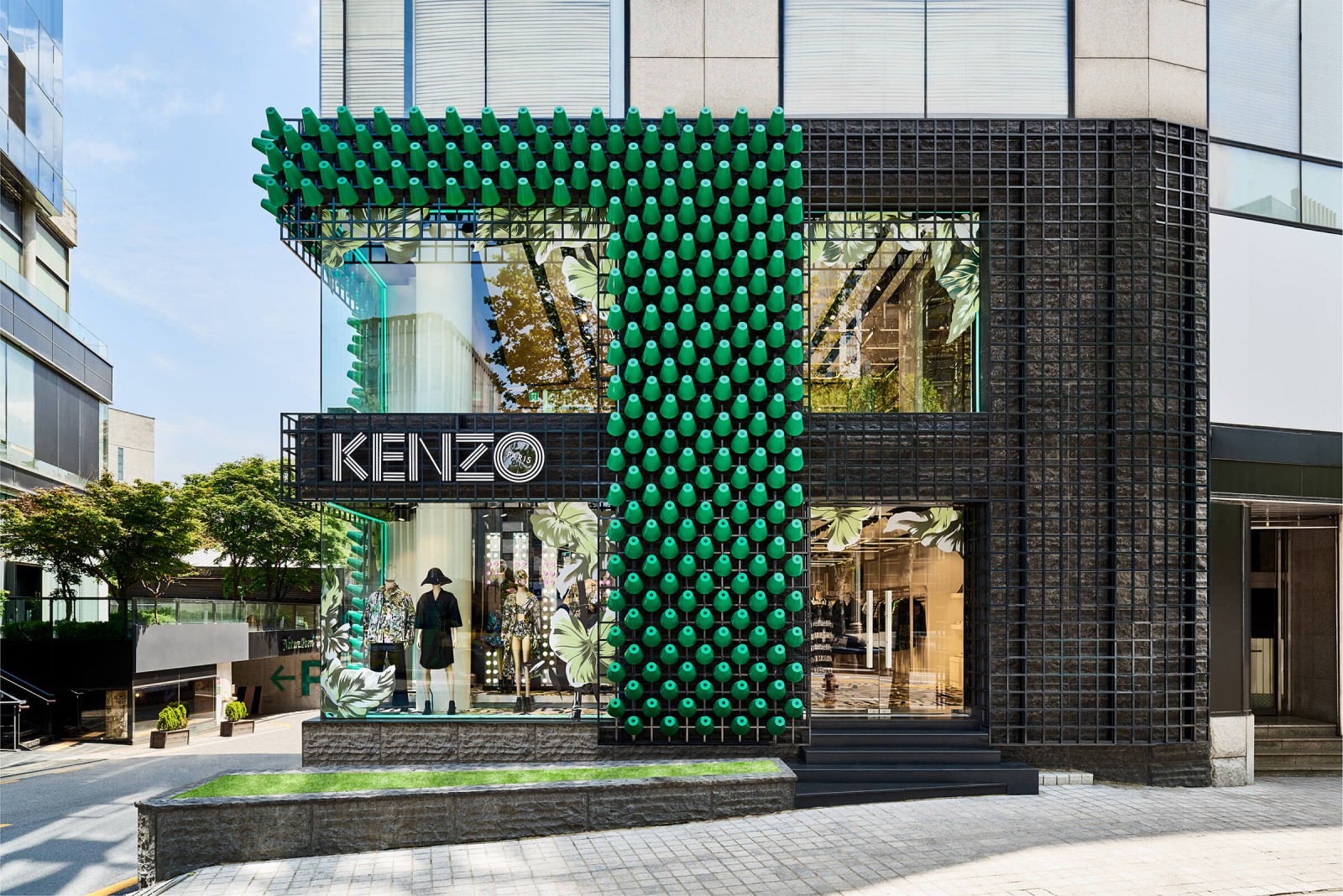 Rafael de Cardenas – Kenzo Seoul