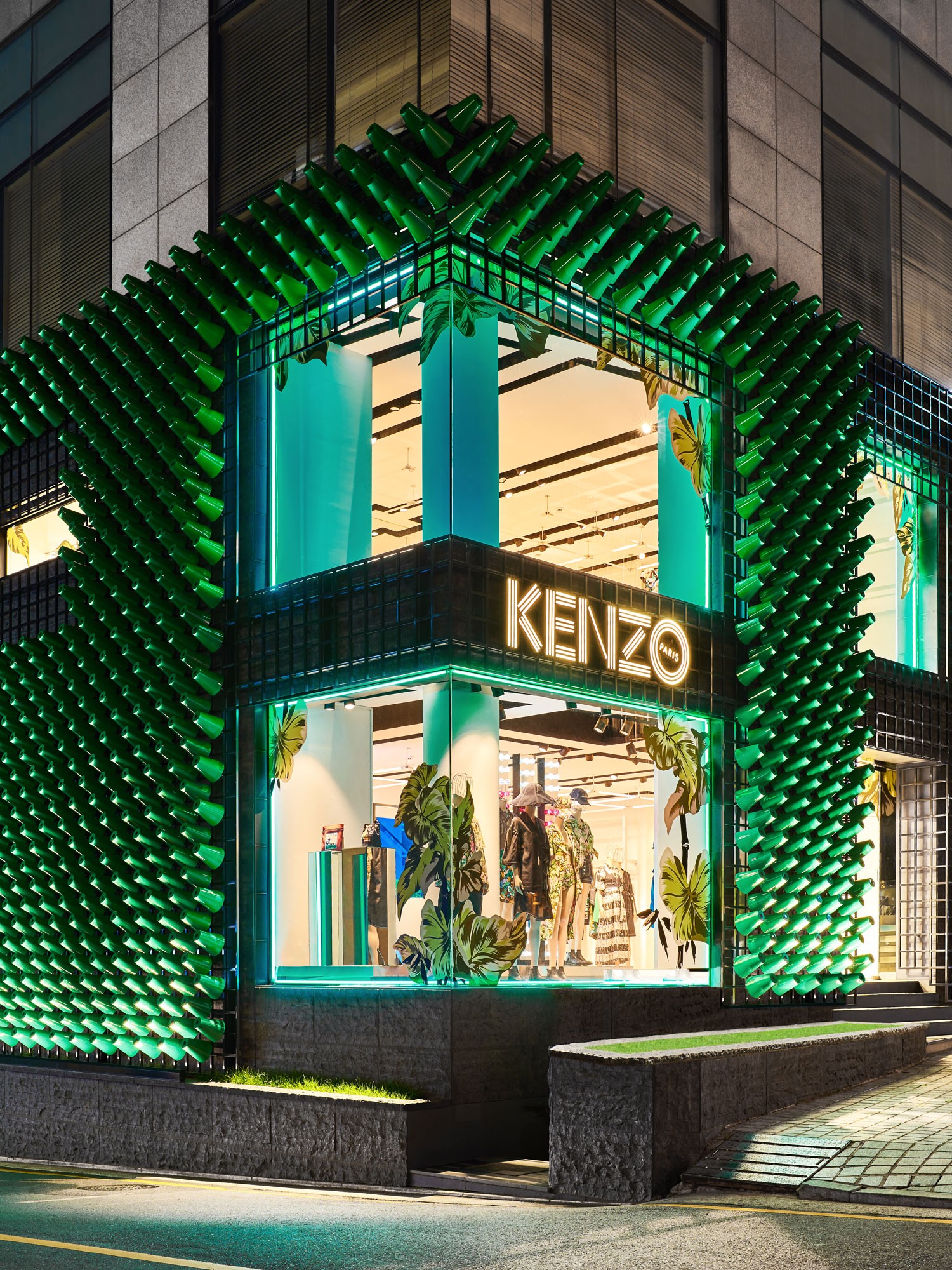 Rafael de Cardenas – Kenzo Seoul
